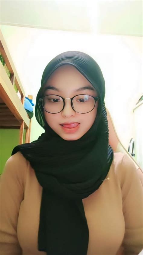 Pin Oleh Aime Julie Di Juliexo Wajah Gadis Gaya Hijab Fotografi