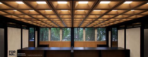 Remodelación De Oficina Con Elegante Diseño De Madera