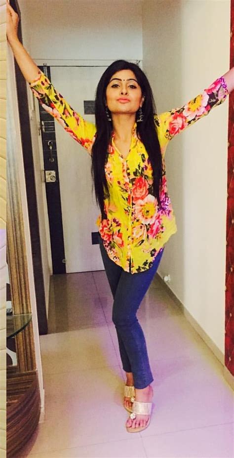 Yukti Kapoors Feet