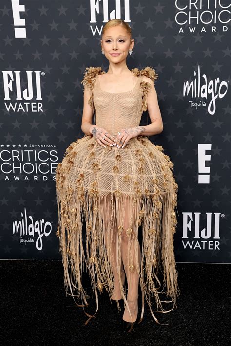 Critics Choice Awards 2025 Ariana Grande Trug Dieses Traumhafte Kleid