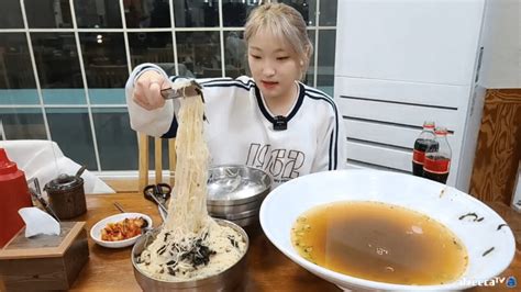 아무리 많이 먹어도 안 찌는 이유 먹방 유튜버 히밥이 인정한 살이 제일 잘 빠진다는 운동 육아홀릭