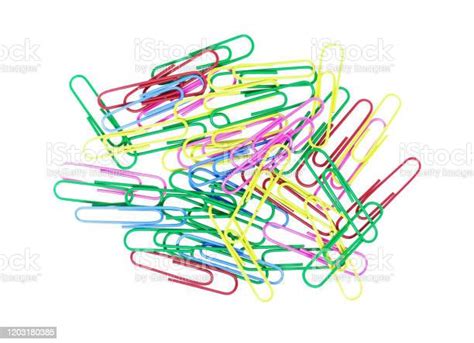 흰색 배경에 격리 된 다채로운 종이 클립 의 시리즈 분홍색 빨간색 녹색 및 파란색 색상의 장식 용지 클립 개체 그룹에 대한 스톡 사진 및 기타 이미지 Istock