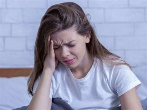 सुबह देर से उठने के ये होते हैं नुकसान तुरंत डाल लें जल्दी उठने की आदत