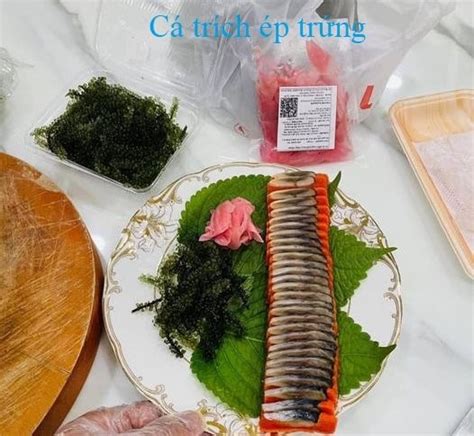 Cá Trích Ép Trứng Sashimi