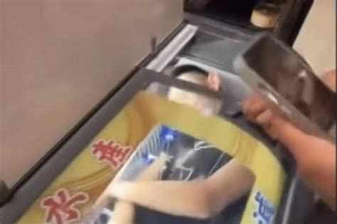 萊爾富報警喊告！高雄屁孩「躺超商冰櫃」慘了 冰櫃內食品下架殺菌消毒 生活新聞 生活 聯合新聞網