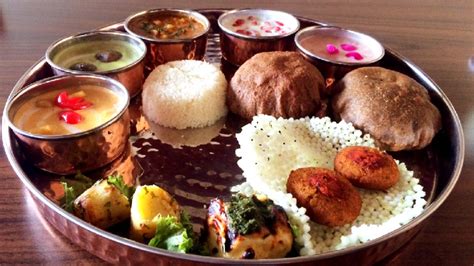 Sawan Vrat Thali व्रत की थाली कैसी होनी चाहिए दूध से बनी चीजें शामिल