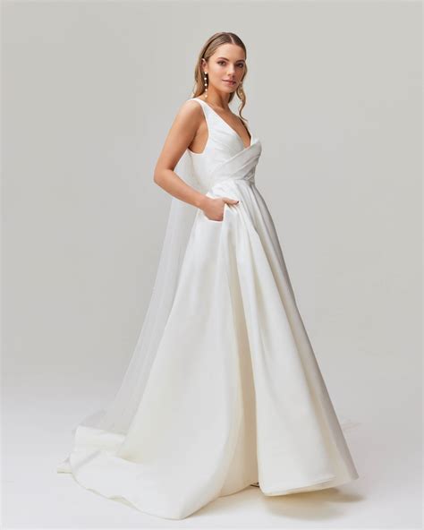 Sahri Miss Chloe — Lumi Bridal Shop Hitchin Hertfordshire