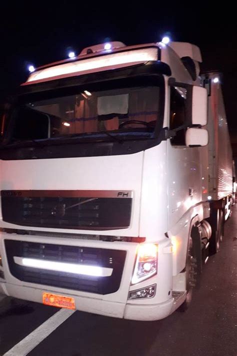 Bandidos Tentam Roubar Carga De 90 Toneladas De Peras Argentinas Na Dutra
