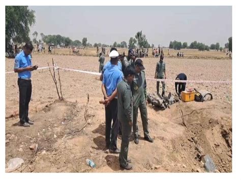 Mig 21 विमान हादसा 3 महिलाओं की मौत से पसरा मातम 400 फीट क्षेत्र में
