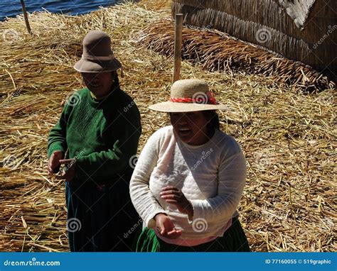 Quechua женщины Puno Перу Редакционное Изображение изображение