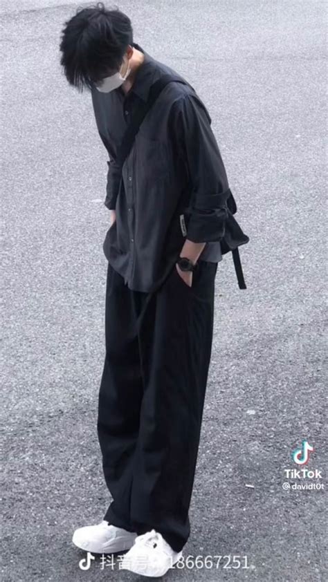 Eli Ntm Adlı Kullanıcının Ropa Panosundaki Pin Stil Sahibi
