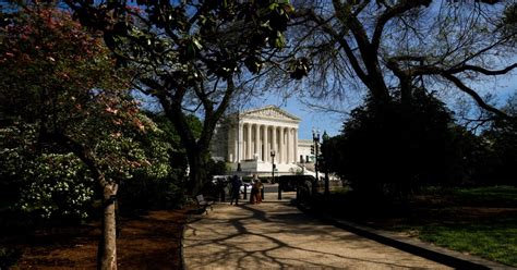 Врховниот суд ги сослушува тврдењата на Трамп за претседателски имунитет