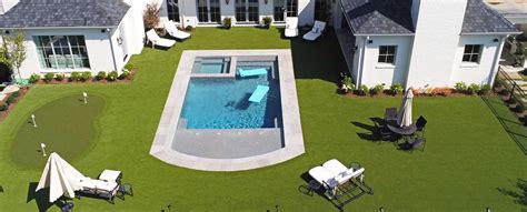 Artificial Grass Stays Green Year Round In Kansas City Mo Synlawn