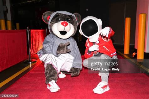 1123 Houston Rockets Mascot Photos And High Res Pictures Getty Images