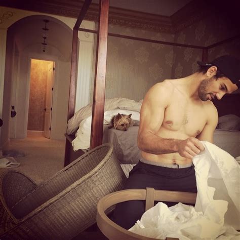 Eric Deckers Hottest Shirtless Pics See The Football Star Flaunt His