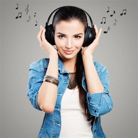 Photos Fille Casque Musique 92 000 Photos De Haute Qualité Gratuites