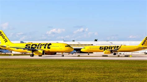 Tiktok Spirit Airlines Plane Being Patched Up With Duct Tape