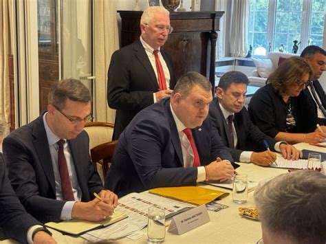 Пеевски с важна среща разговаря с посланиците на страните членки от