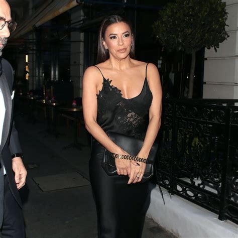 Satin Et Dentelle Dos Nu Et Décolleté La Tenue De Soirée Deva