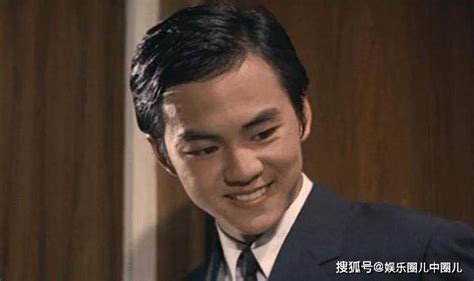 狄龙年轻时帅气模样大曝光，爆肌身材获网友称赞：秒杀一众小鲜肉谭俊彦