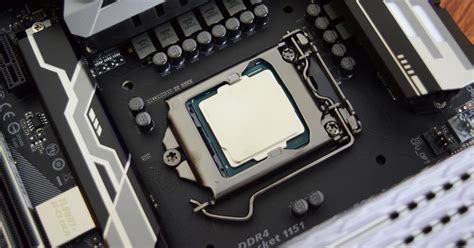 El Intel Core i7-9700K sube hasta los 5,3 GHz con disipador por aire