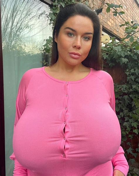 Failing To Hide M Cups R2busty2hide