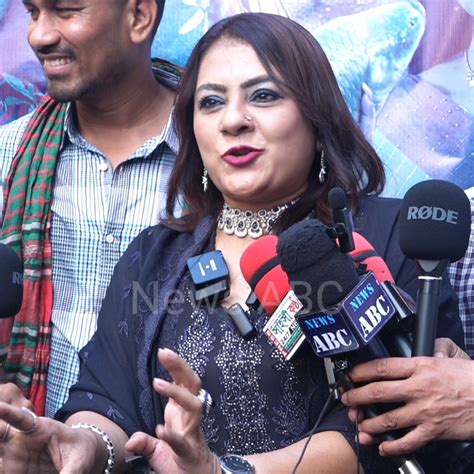 ভাইয়ার সিনেমার ভ্যান গাড়ি চালালেন হেলেনা জাহাঙ্গীর ভাইয়ারে সিনেমা