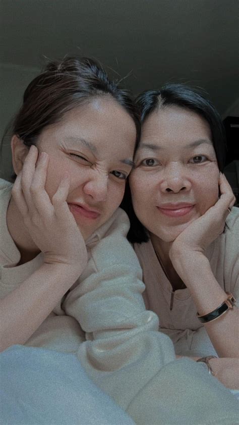 Freenbecky Latam United On Twitter 📸 Freen Junto Con Su Mamá Vía