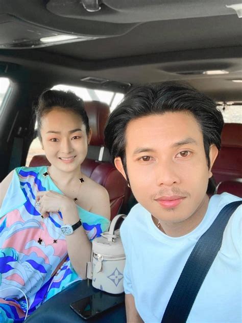 មិនមែនជាអ្នកសិល្បៈអីទេ តែសម្រស់ភរិយា កែវ វាសនា ស្អាតមិនចាញ់តារា Khmerload Cambodia Latest News