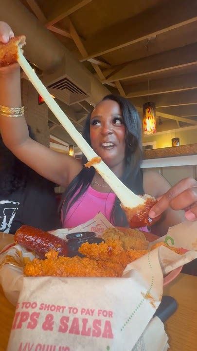 Cheese Pull Cheesepull Chilis Foodie Mozzarella Mozzarella