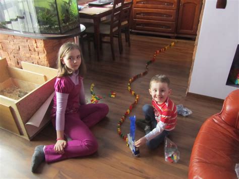 naszedzieci Zabawy z kuzynką