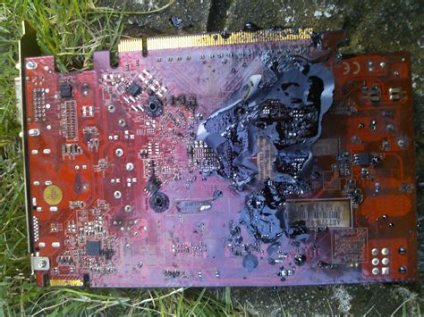 This Is What Happens If You Don T Add Thermal Paste To Your GPU Pics