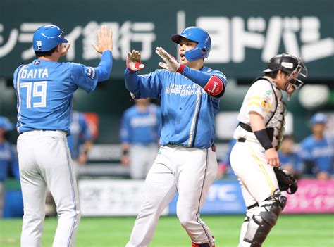 【日本ハム】野村佑希の超特大5号 飛距離146メートルはメジャー4位タイに相当 Mlb写真ニュース 日刊スポーツ