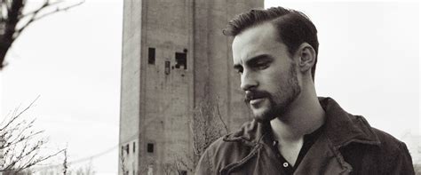 Robert Ellis Only Lies Kutx