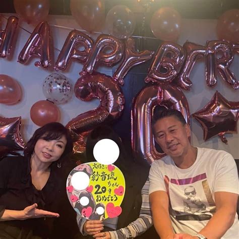 モモコさんのインスタグラム写真 モモコinstagram「エミズキッチンも誕生日仕様にしてくれていて、最高 ️ ️ ️ありがとでした😆