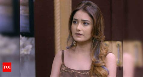 Kumkum Bhagya Written Update February Tanu Questions Abhi About His Secret Wedding