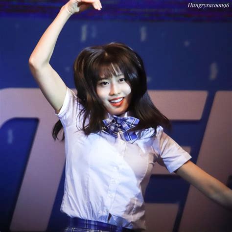 Pin By Z On 平井 もも 모모 Hirai Momo Momo Hirai Momo Girl
