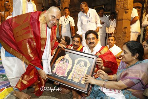 New Ttd Board Sworn In టిటిడి ధర్మకర్తల మండలి ఛైర్మన్‌గా శ్రీ పుట్టా