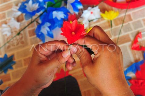 Pemanfaatan Sampah Plastik Untuk Kerajinan Antara Foto