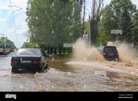 Hochwasser Straße Und Autos Unter Wasser Starker Regen Und Regenguss