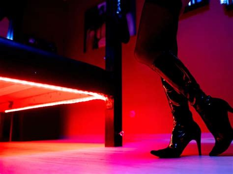 Desmantelan En España Dos Burdeles Que Explotaban A Mujeres