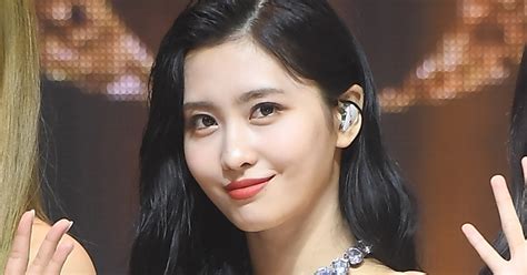 트와이스 모모 심쿵 눈맞춤~ 포토엔hd