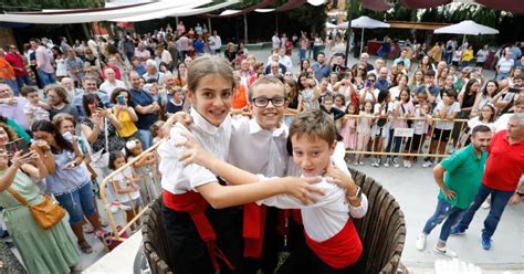 Serrada Festeja La Pisada De La Uva