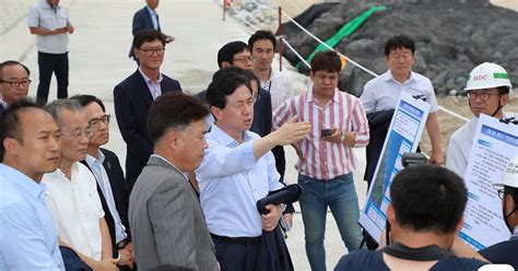 연안침식‧정비사업 현장 점검하는 김영춘 장관