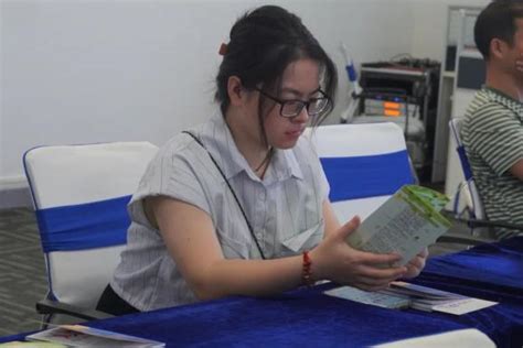 专题讲座、政策解读、园区参观洛龙区“青春汇聚 创享未来”活动来啦！澎湃号·政务澎湃新闻 The Paper