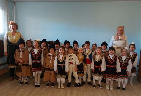 Бъдни вечер в групите Ален Мак Мики Маус Дъга и Слънце Детска градина №4 Чуден Свят