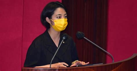 여성 선수 쇼트컷 논란에 류호정 페미 같은 모습은 없다
