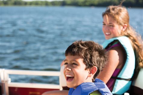 5 Ways To Bring Learning Onboard A Boat This Summer Discover Boating