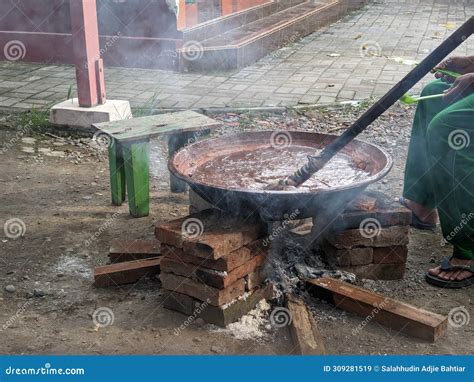 Process Of Making Traditional Indonesian Food Stock Image Image Of Cookery Garden 309281519