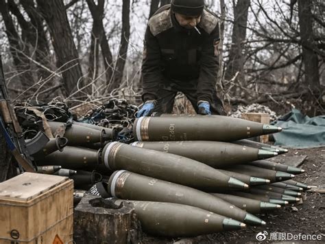 南非军火大亨也想分一杯羹！欧盟还在为援乌炮弹扯皮，法国真够了